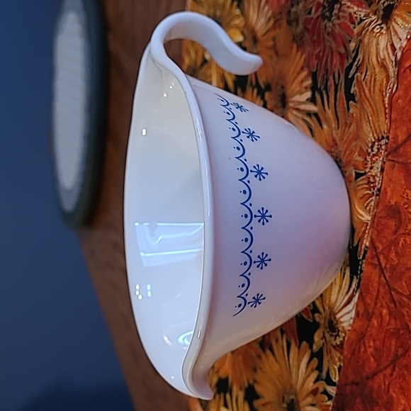 Corelle | Dining | Vintage Corelle Blue Snowflake Hooked Handle Creamer ...